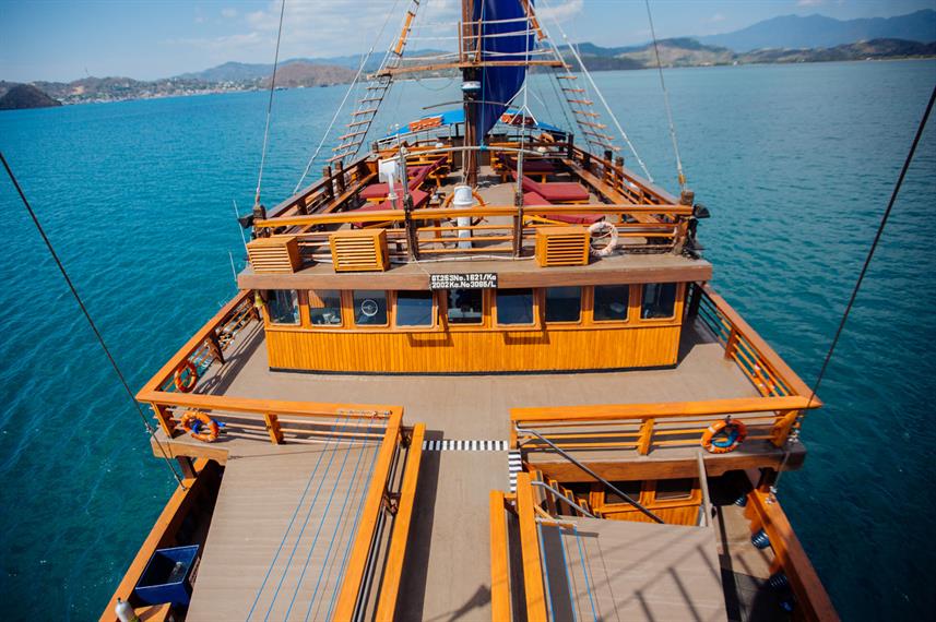 Sea Safari VII Phinisi | Indonesia Phinisi Cruises